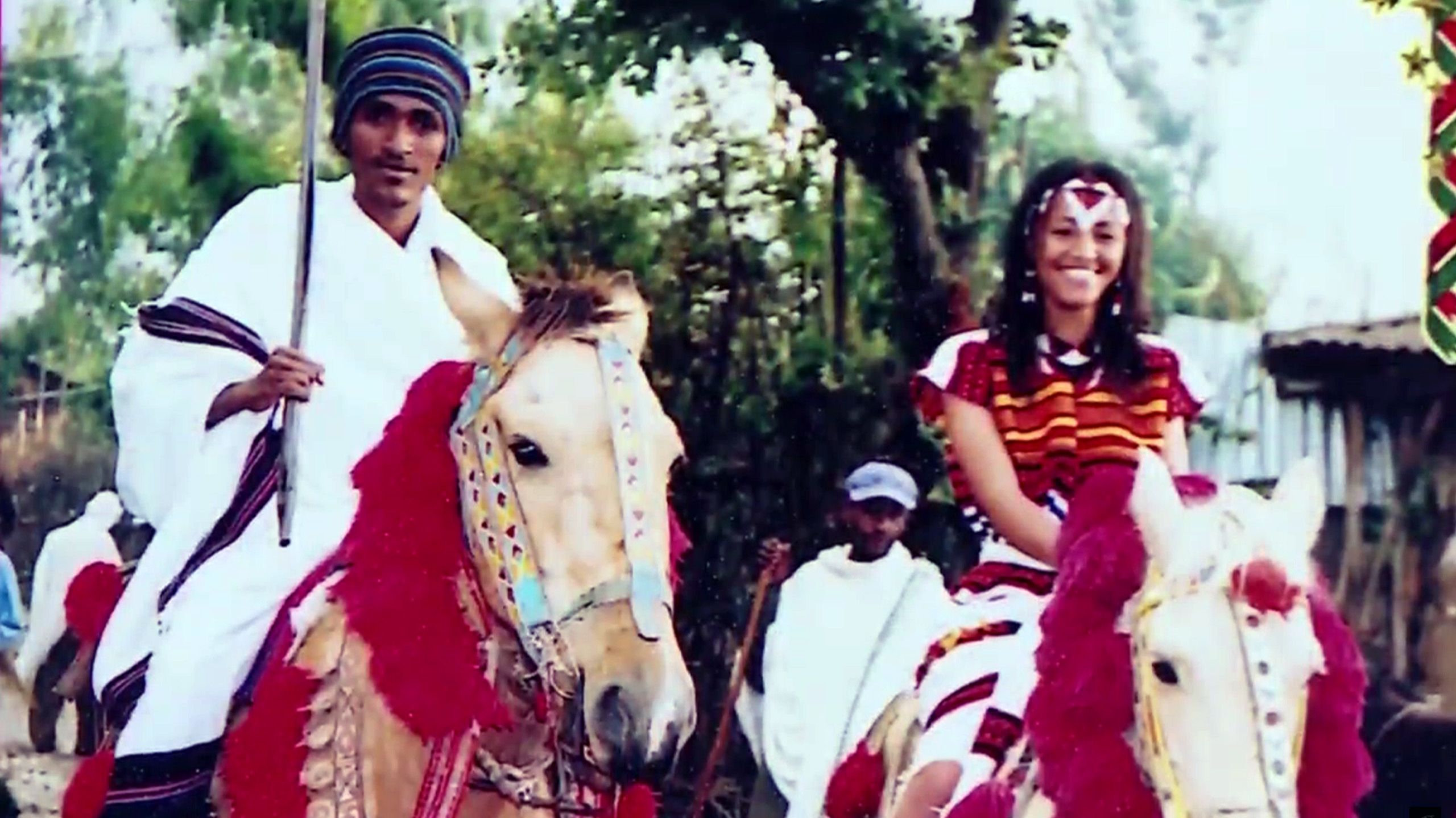 Haacaaluu Hundeessaa: Artistii 'Oromoof qaalii' walleen qabsaa’e