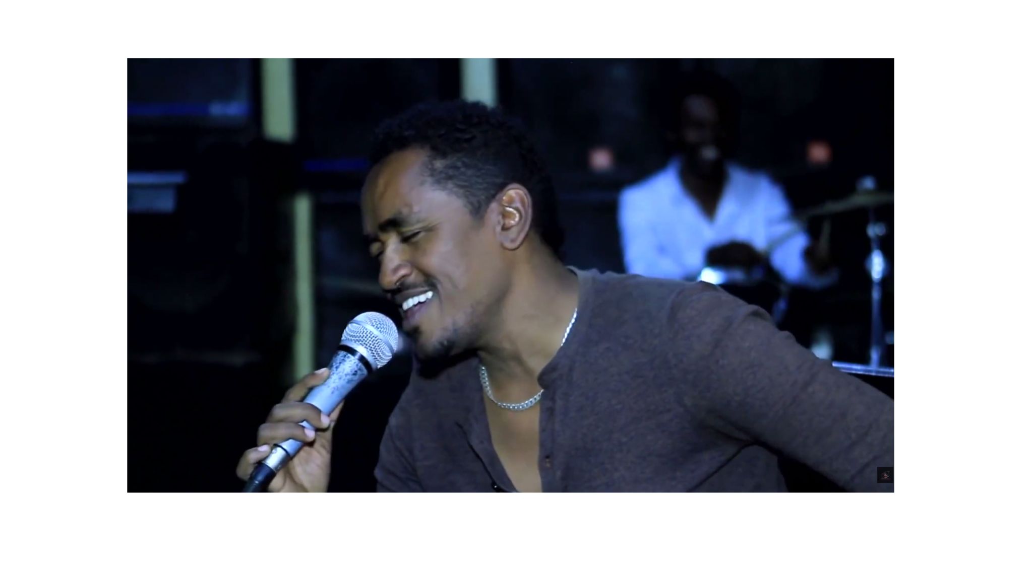 Haacaaluu Hundeessaa: Artistii 'Oromoof qaalii' walleen qabsaa’e