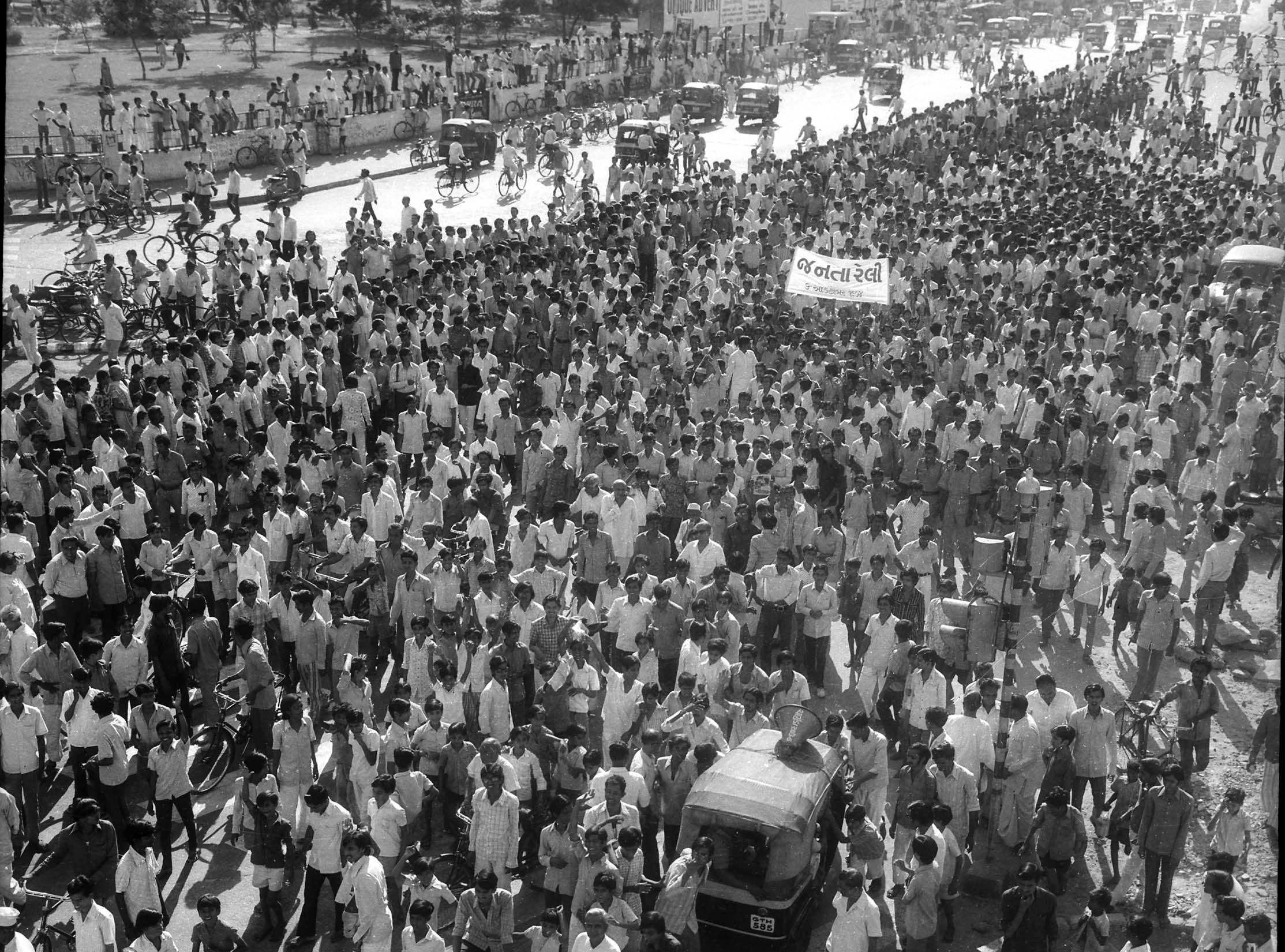 નવનિર્માણ આંદોલન : જ્યારે વિદ્યાર્થીઓએ દેશને આપ્યું આંદોલનનું 'ગુજરાત મૉડલ'