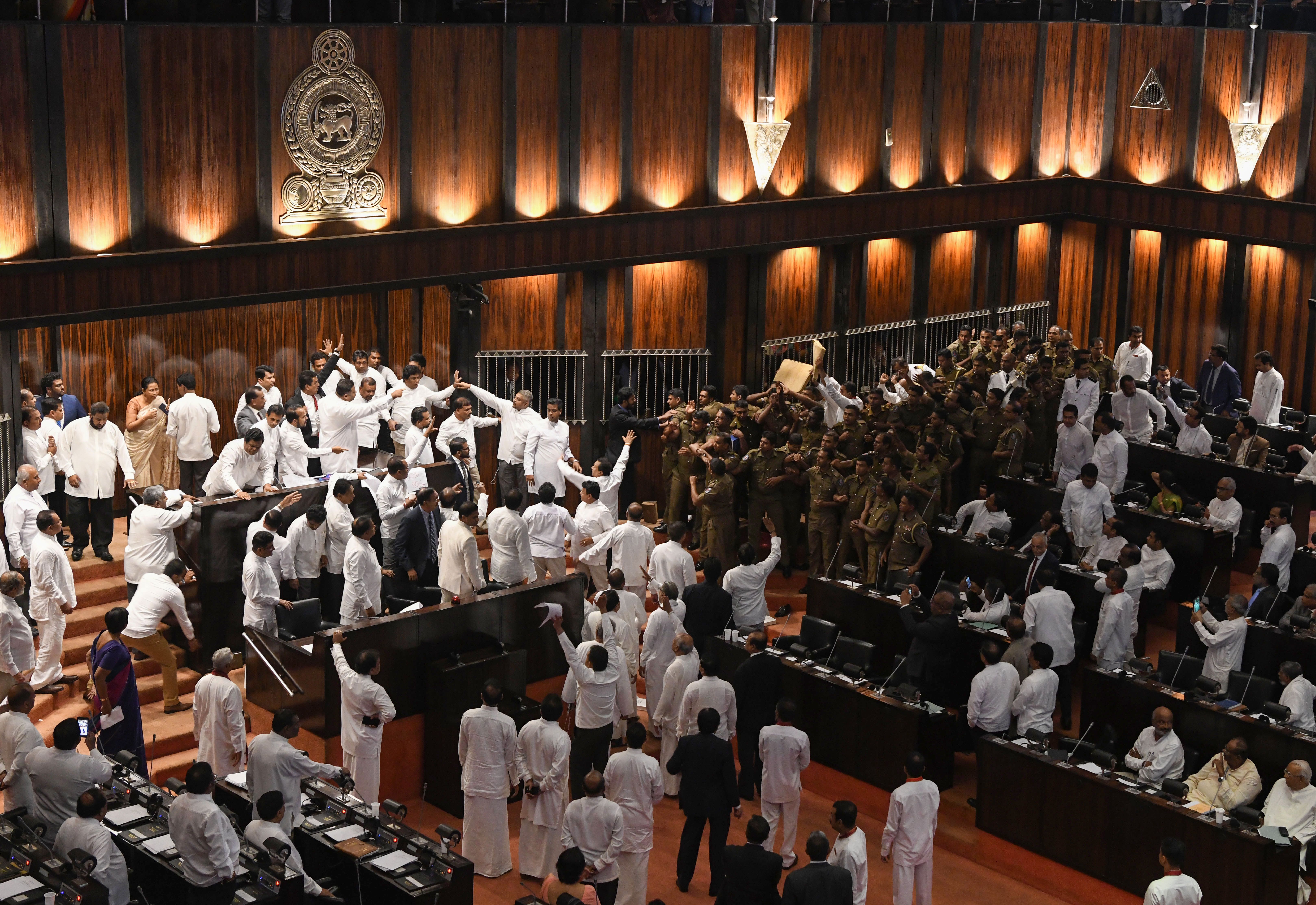 ජනාධිපතිවරණය සහ කාන්තාව: "පිට රටවල සතුන් ප්‍රවාහනයටත් ප්‍රමිතියක් ...