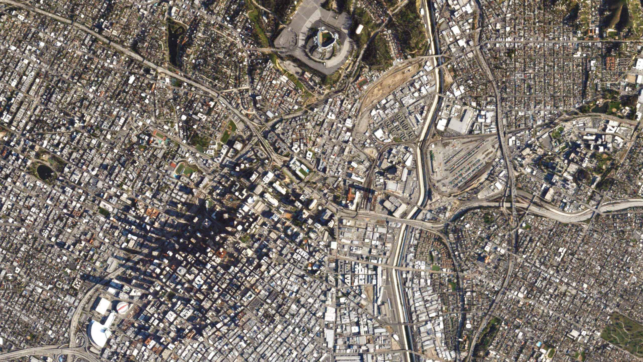 The Disruptors - The new space race - BBC News