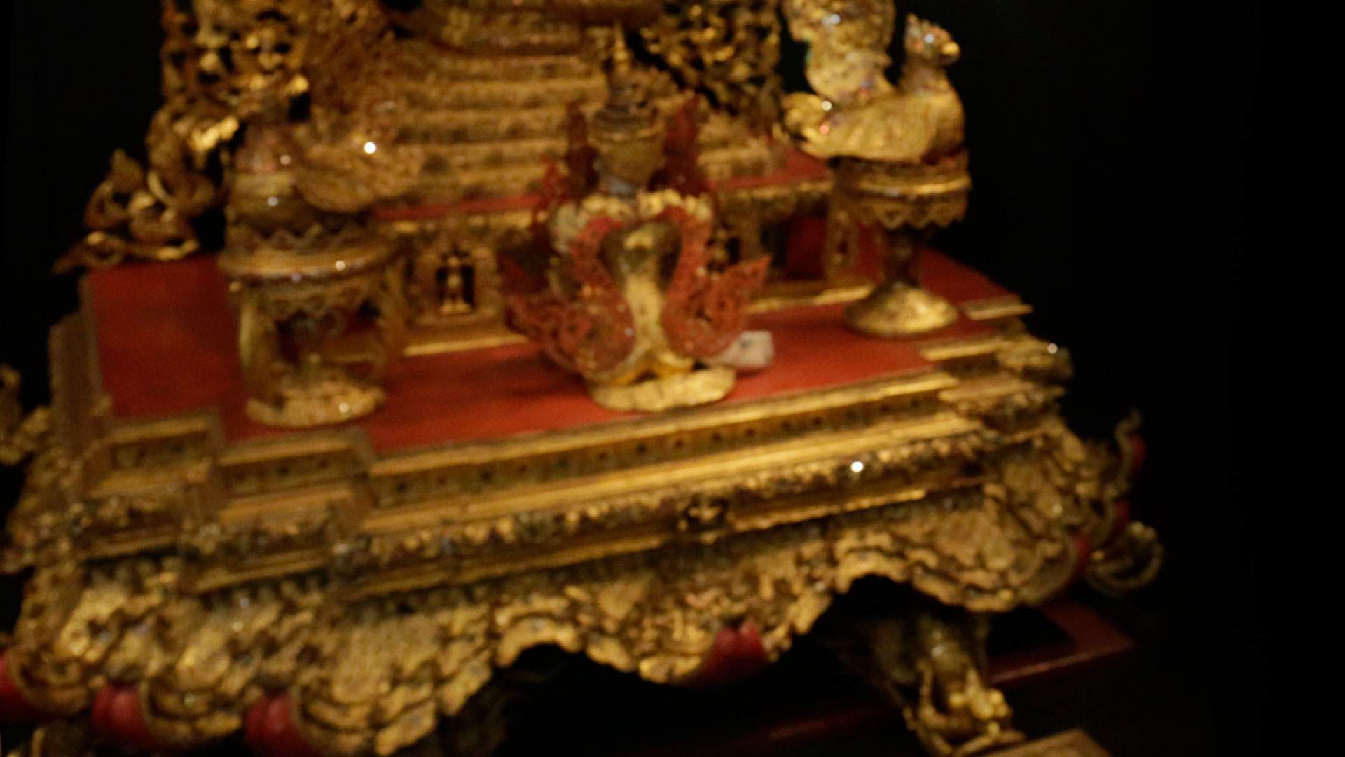 Who stole Burma’s royal ruby? - BBC News