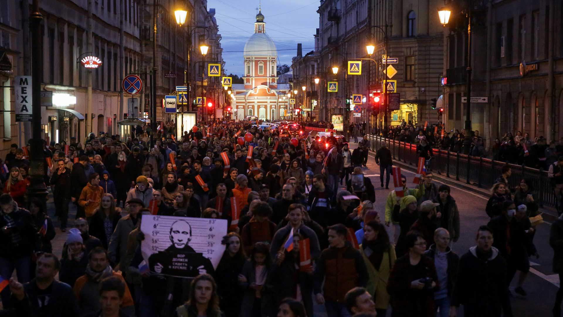 In the shadow of Red October - BBC News