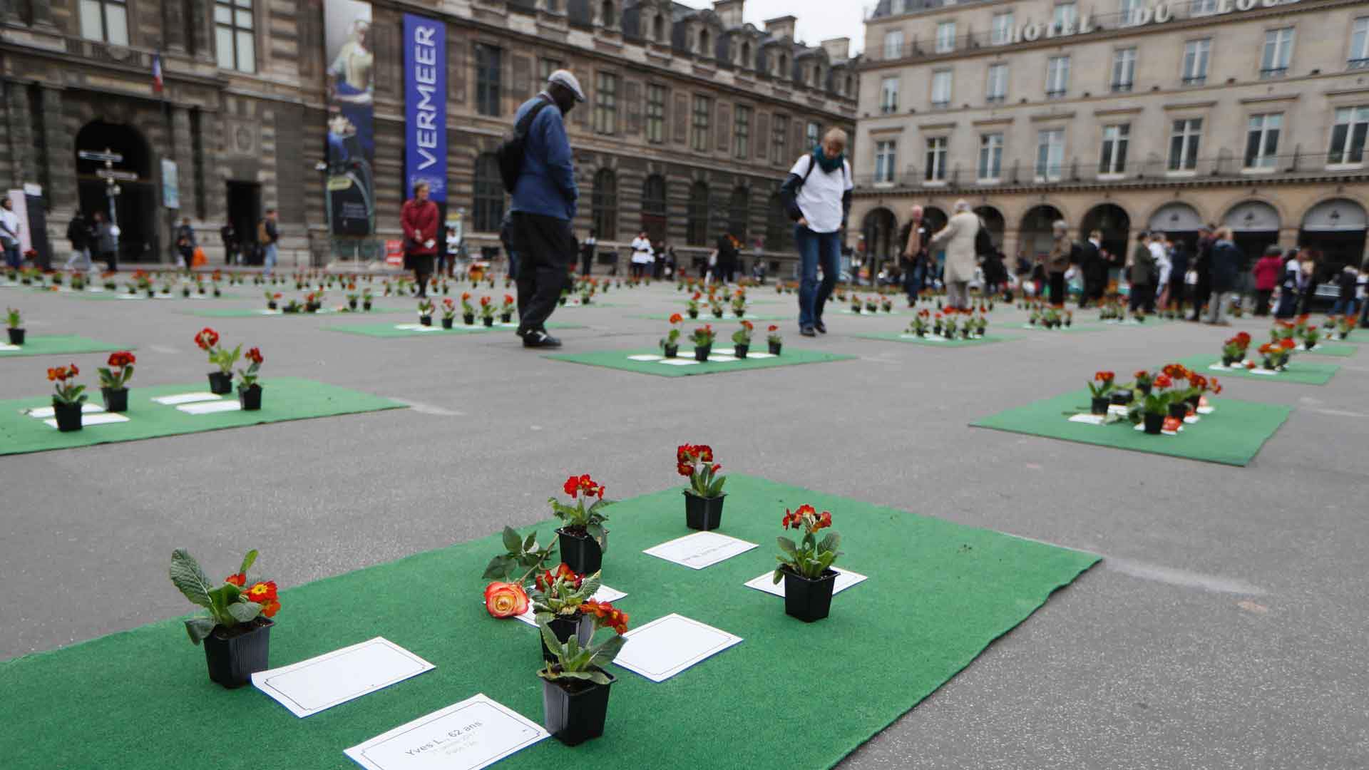 Homeless: Looking for the man who disappeared in Paris - BBC News