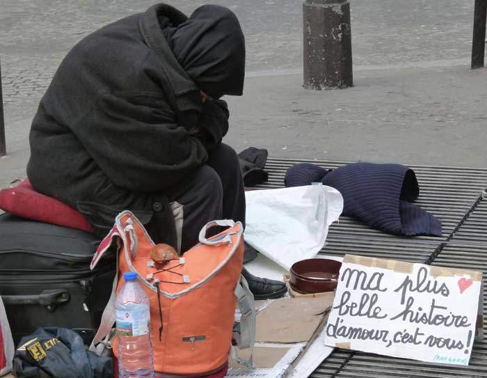 Vie et mort d’un SDF à Paris - BBC News Afrique
