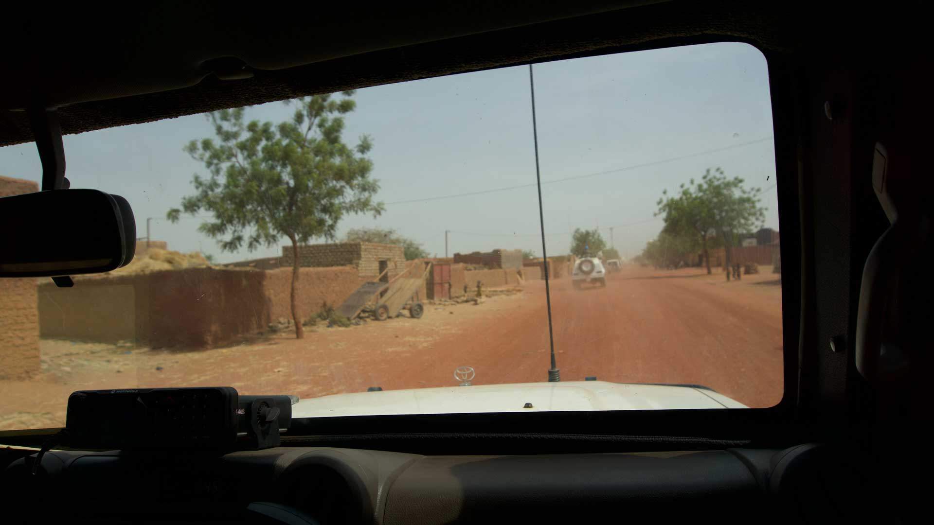 The war in the desert - BBC News