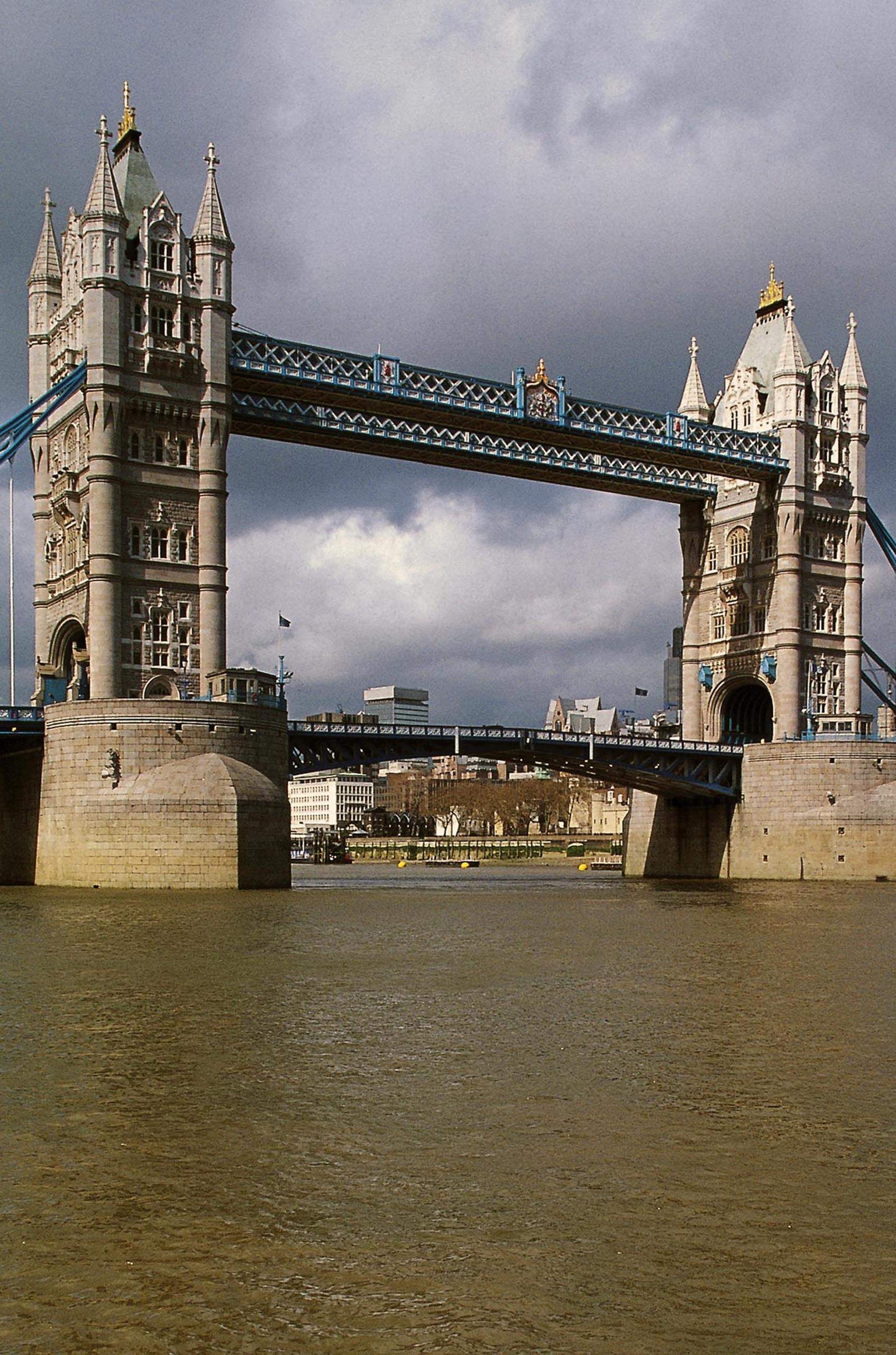 The bridge that crossed an ocean - BBC News