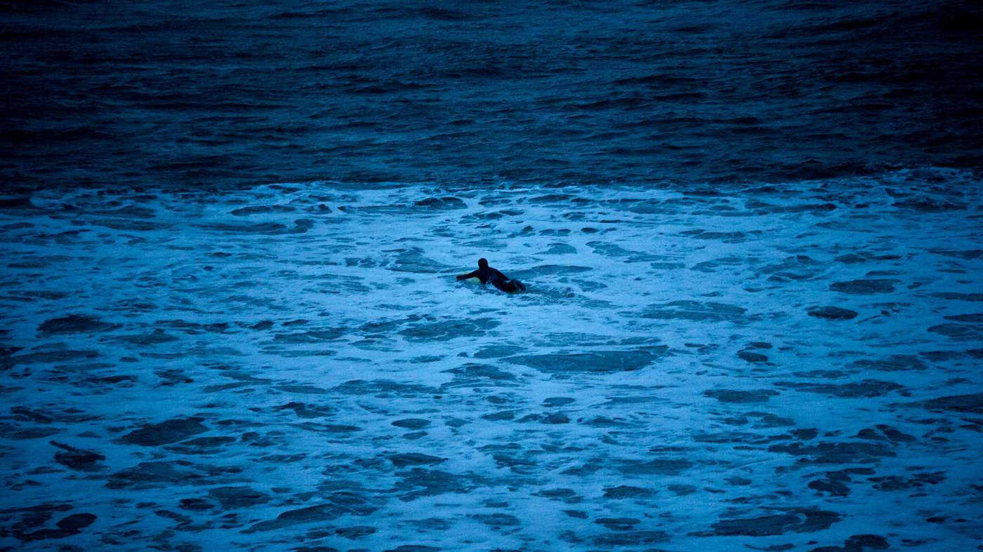 The surfers of Tynemouth - BBC News